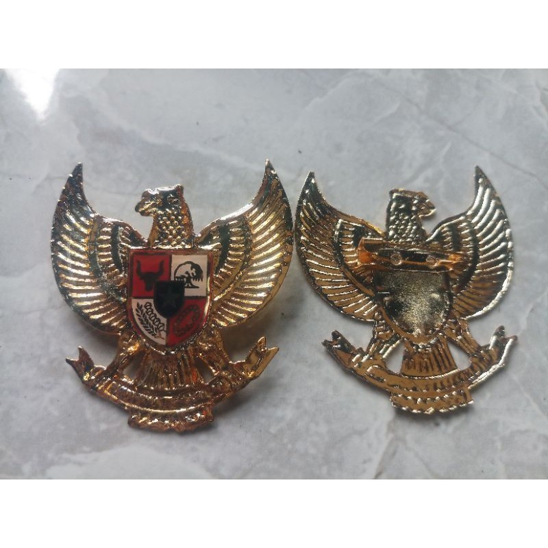 Jual pin garuda uk 5cm. | Shopee Indonesia