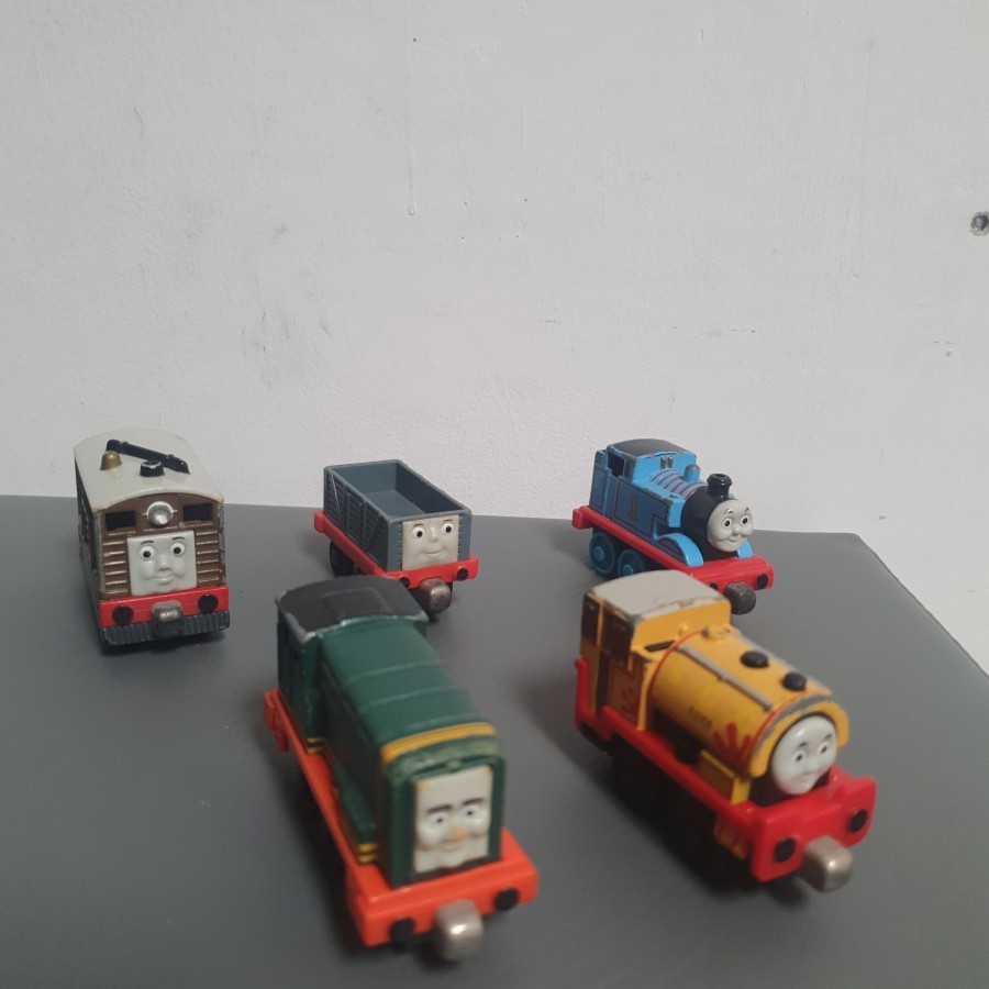 Jual mattel metal engine thomas and friends magnetic (satuan) | Shopee ...