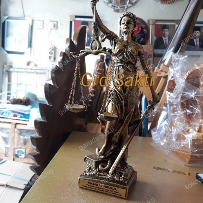 Jual Patung Themis 30 cm tulisan custom | Shopee Indonesia