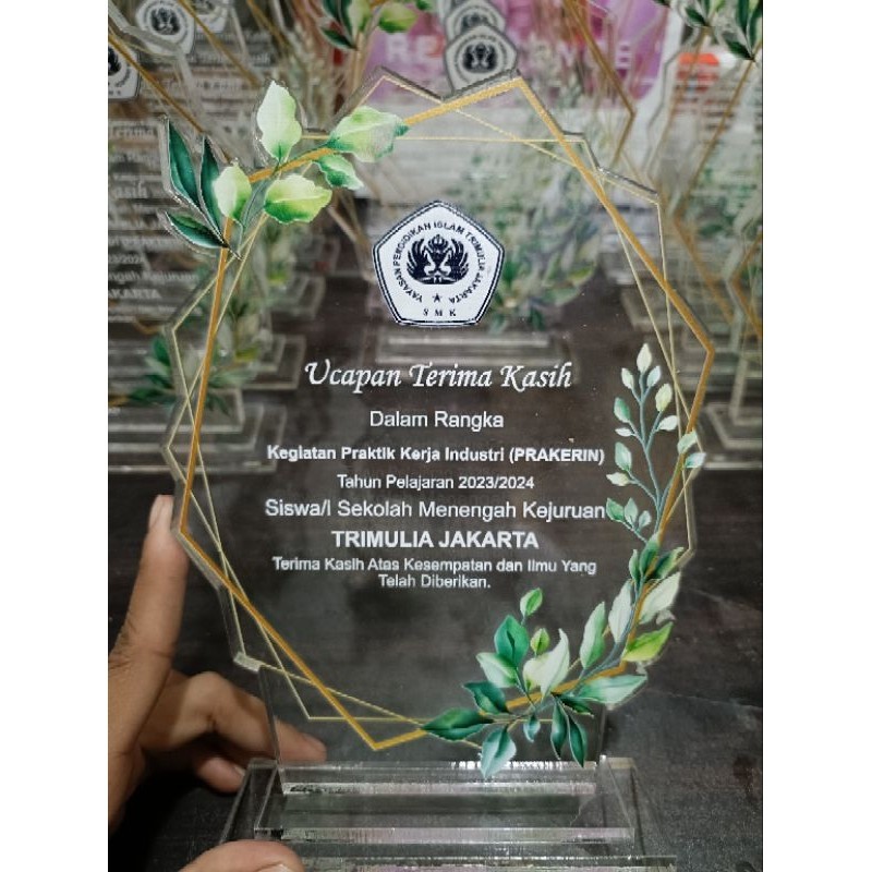 Jual Plakat akrilik/piagam akrilik 20mm bening | Shopee Indonesia