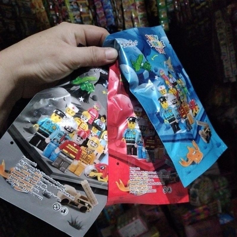 Jual Sweet permen surprise toy lego harga 1 renteng isi 10pics | Shopee ...