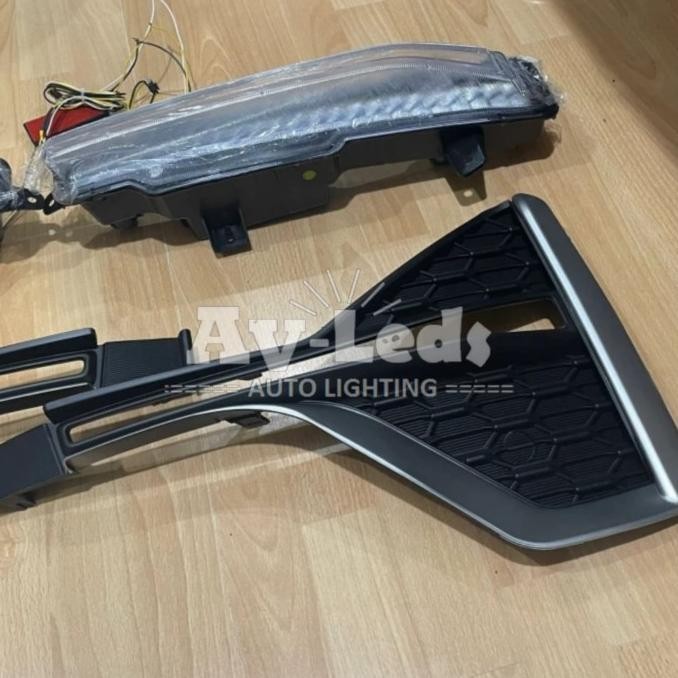 Jual Lampu Innova Zenix Stop Lamp / Trunklid / Drl Sein Running Baru ...