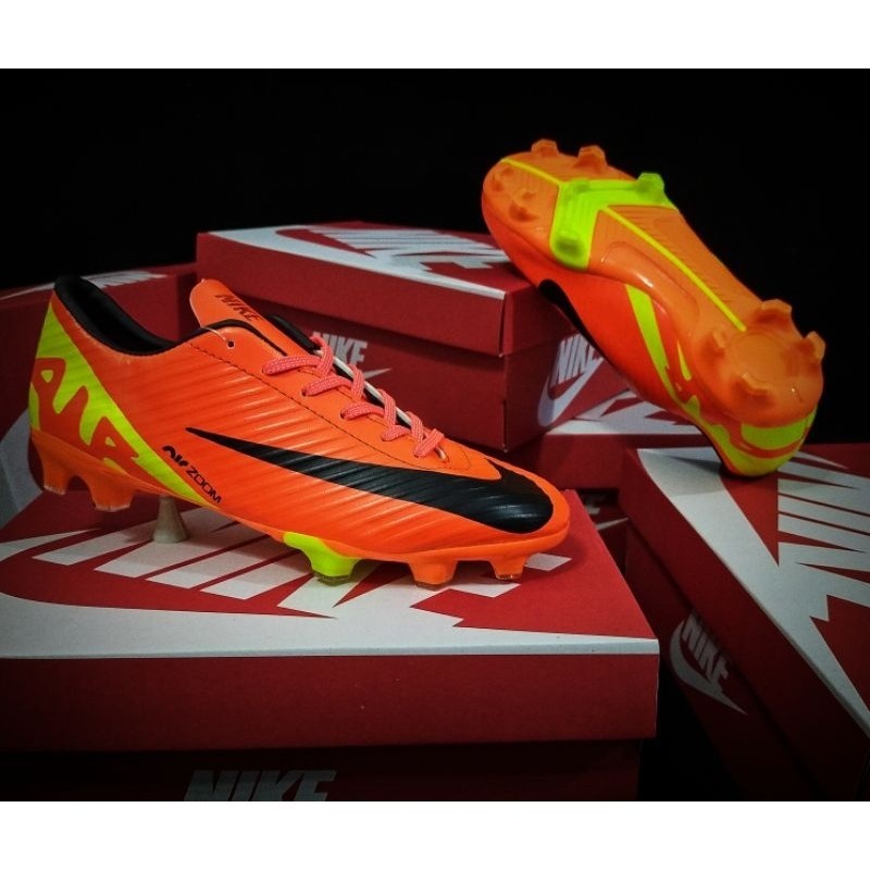 Jual [EXCLUSIVE] MODEL TERKINI Sepatu bola komponen // Bonus Kaoskaki ...