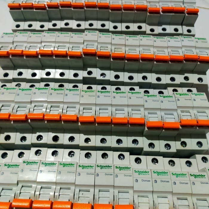 Jual MCB SCHNEIDER DOMAE 1P 6A 10A 16A 20A 25A 32A | Shopee Indonesia