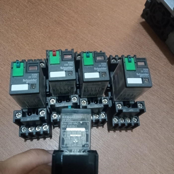 Jual Promo Relay Schneider Rxm4Ab2Bd +Rxze2M114M Socket Schneider 24Vdc Original Best Quality ...