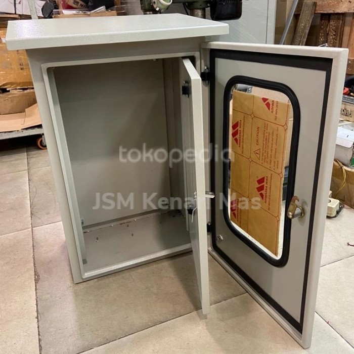 Jual Box Panel Topi Outdoor 50x70x27 Double Pintu tebal 1,5mm Ral 7032 ...