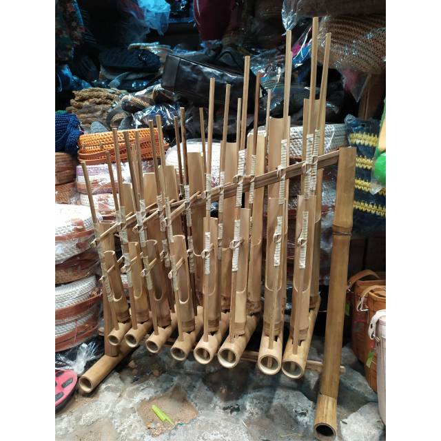 Jual ANGKLUNG BAMBU 1 OKTAF - ALAT MUSIK TRADISIONAL - UKURAN BESAR ...