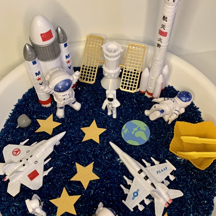 Jual MUST HAVE!! SPACE SENSORY BIN SENSORY PLAY TEMA SPACE FOOD GRADE ...