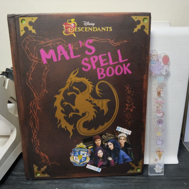 Jual Buku anak Disney Descendants MAL'S SPELL BOOK | Shopee Indonesia