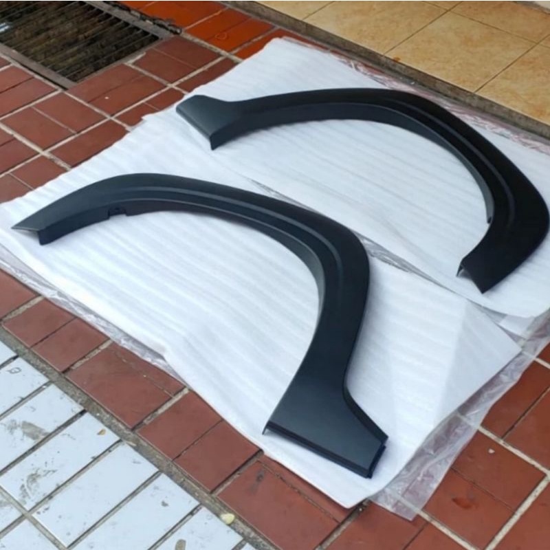 Jual MOULDING OVERFENDER WHEEL ARC DEPAN MITSUBISHI NEW XPANDER CROSS ...