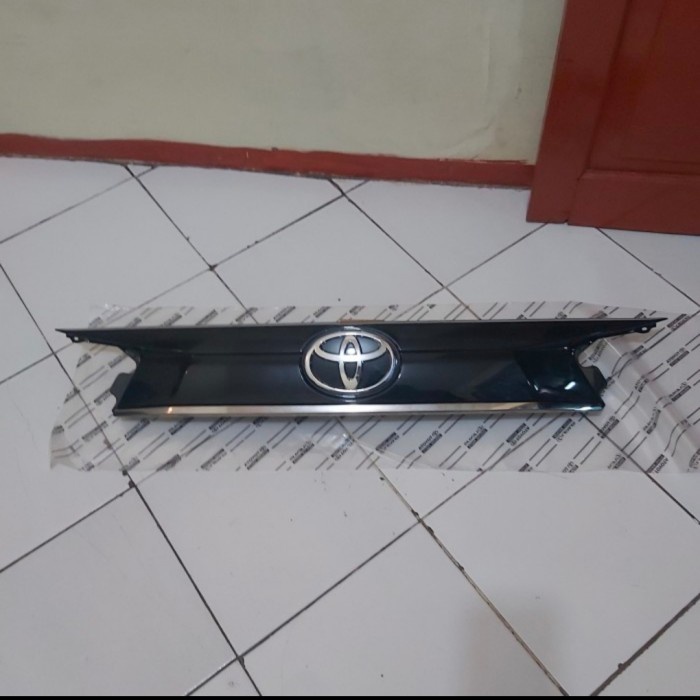 Jual Ready List Bawah Trunk Lid Innova Reborn Facelift 2021 Original ...