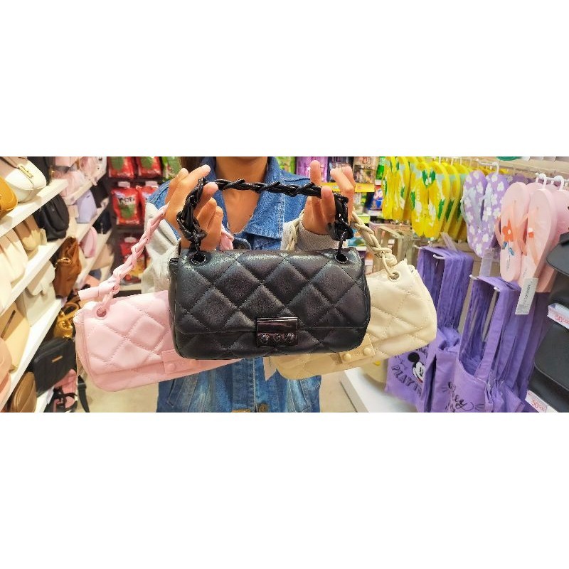 Jual MINISO DIAMOND PATTERN QUILTED FLAP HANDBAG BAG WITH CHAIN 20*6 ...