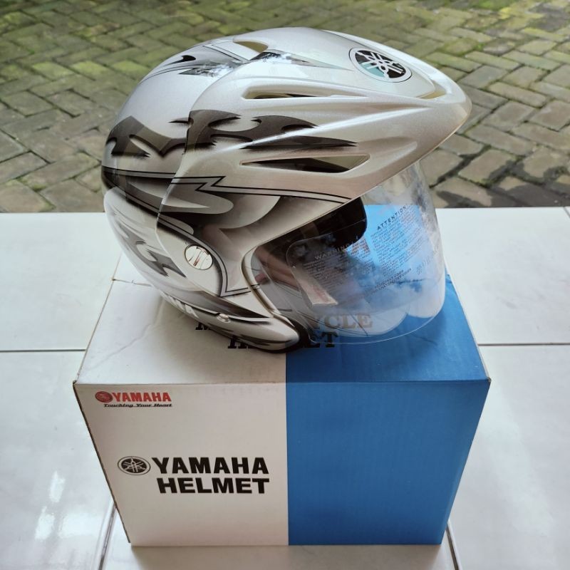 Jual Helm Yamaha Vintage Halfface Silver Yamaha Indonesia Motor MFG Ori ...