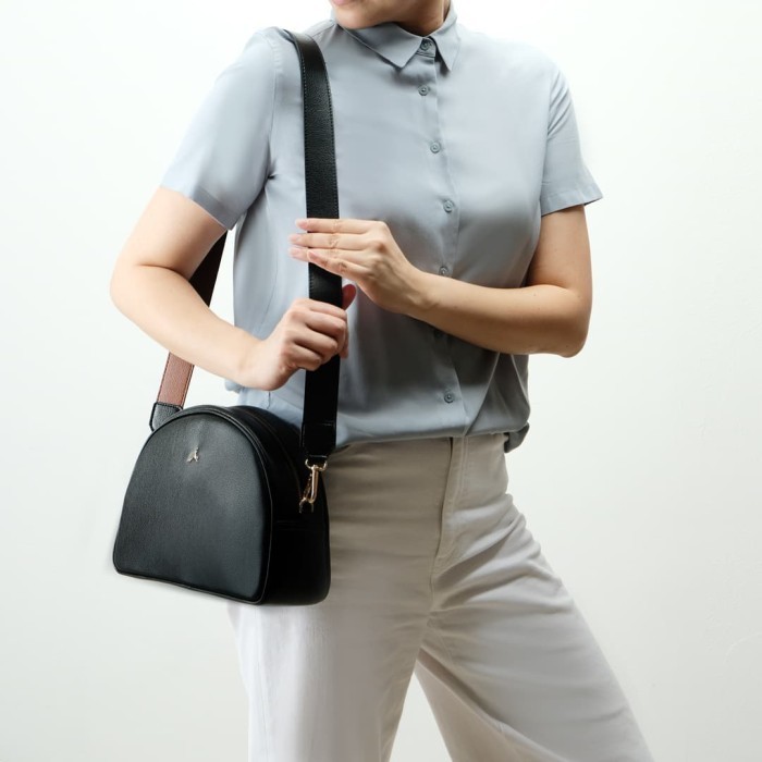Jual Povilo Marta Sling Bag Black | Shopee Indonesia