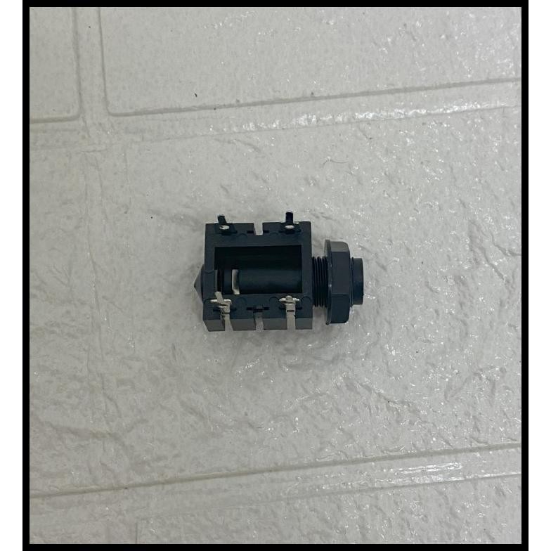 Jual DISKON SOCKET AKAI MONO MODEL ULAT KELABANG SOKET 4 PIN KAKI ...