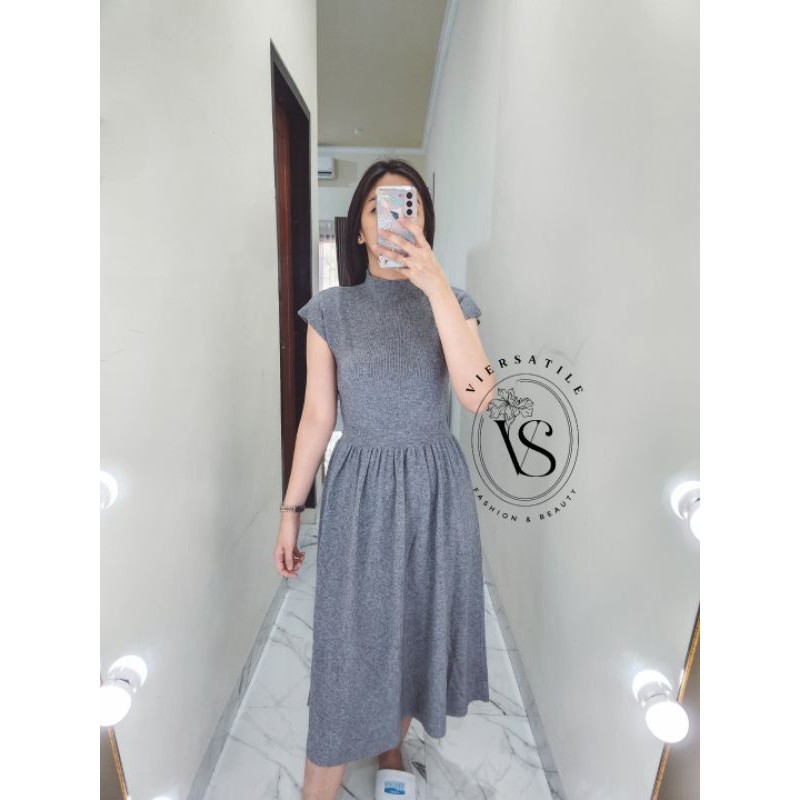 Jual 𝙉𝙚𝙬‼️Ezra knit turtleneck A-line midi dress/dress midi selutut rajut pinggang karet/korean ...