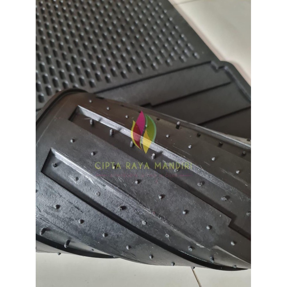 Jual Karpet Mobil Toyota Innova Reborn Full Set | Shopee Indonesia