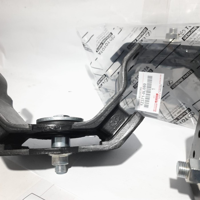 Jual New Trans Mounting Dudukan Transmisi Fortuner Hilux Vigo 4Wd 12371 ...