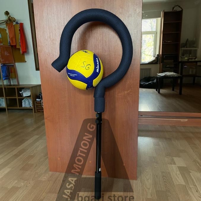 Jual bola voli / volleyball trainer spike / alat latihan cemesan voli ...