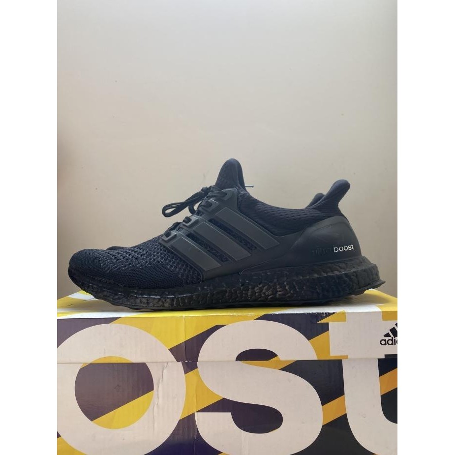 Jual ADIDAS ULTRABOOST 1.0 US 9.5 (REPAINT BLACK BOOST) | Shopee Indonesia