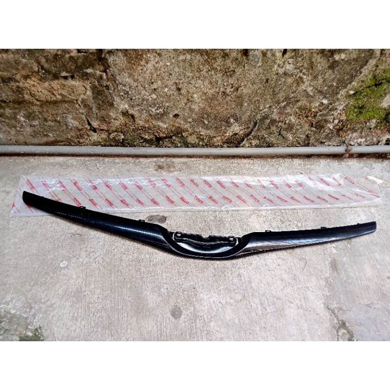 Jual moulding grill radiator Innova lama 531210 Ok190 | Shopee Indonesia