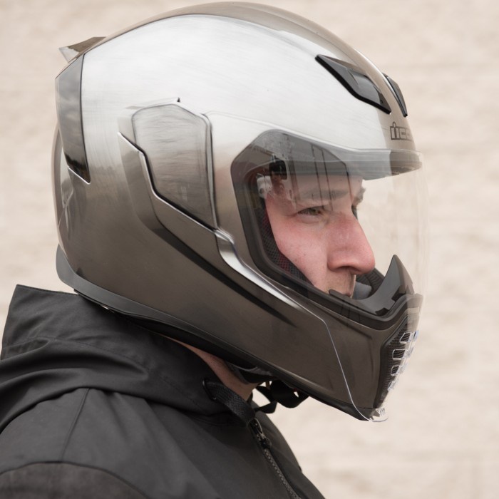 Jual [New Ori] Icon Airfltie Quicksilver Helm Full Face Terbaru ...