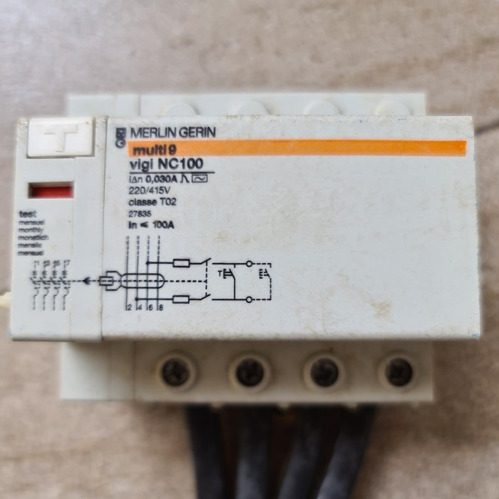 Jual Original Mcb Merlin Gerin Multi9 Vigi Nc100 100A 4P 220/415V T02 France 27835 Bisa Gojek ...