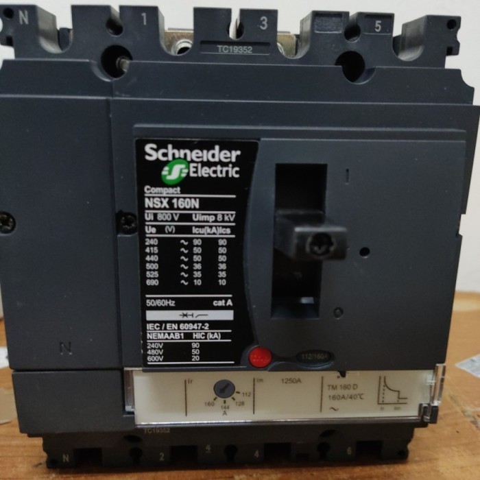 Jual READY MCCB Schneider NSX160N 4x160 A LV430850 NSX 160 N 4P 160A ...