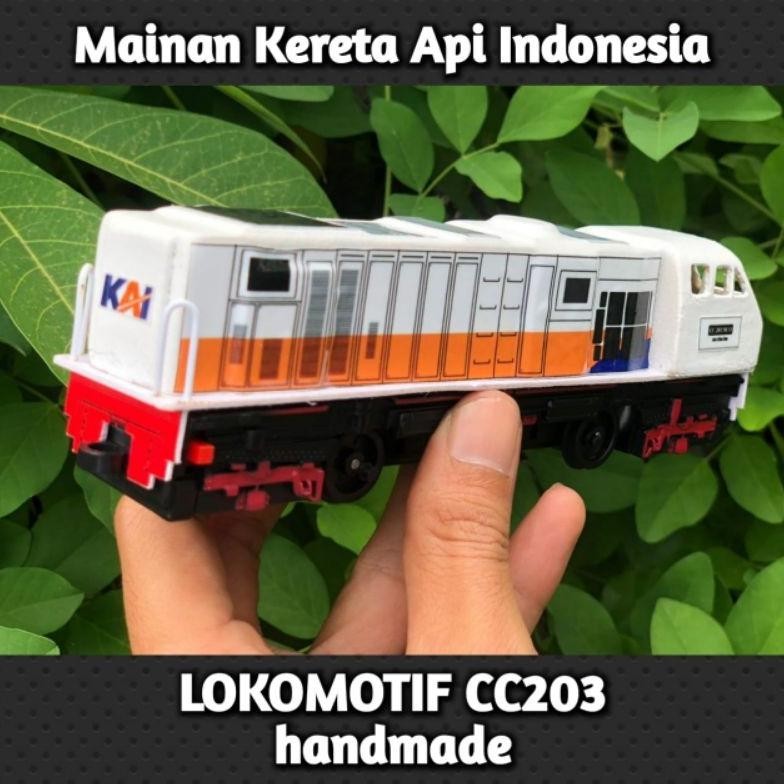 Jual sr-32 Mainan Kereta Api Indonesia LOKOMOTIF CC203 double dinamo ...