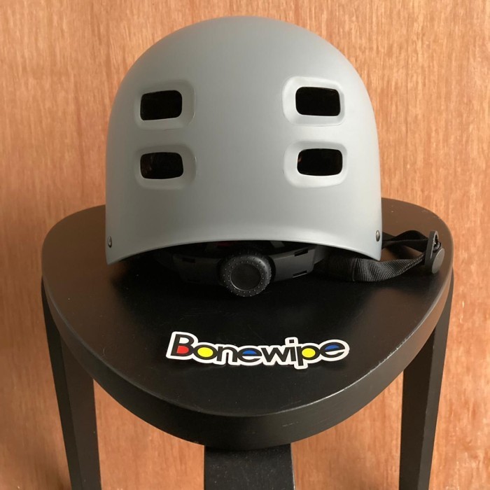 Jual HELM SKATEBOARD BMX SEPATU RODA MODEL KRAKEN ABU K01 | Shopee ...