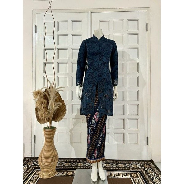 Jual Kebaya Wisuda Brokat Kebbaya Kurung Wisuda Oneset Brukat Set Pakaian Wanita Kabaya Modern ...