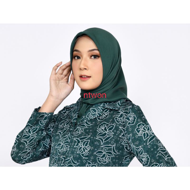 Jual Kerudung segiempat PKK Nasional Hijau Botol Premium | Shopee Indonesia