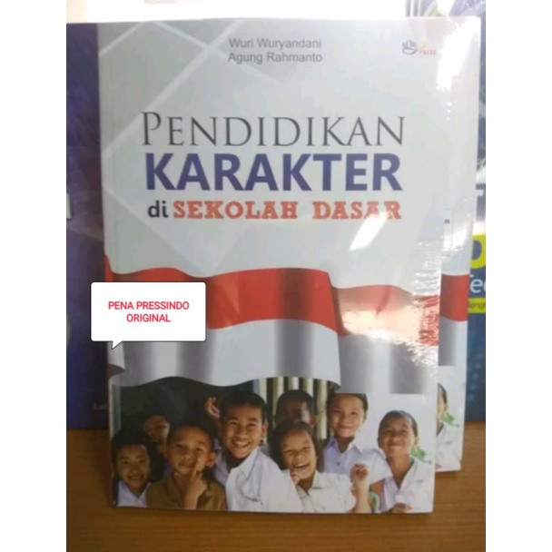 Jual BUKU PENDIDIKAN KARAKTER DI SEKOLAH DASAR - WURI WURYANDANI | Shopee Indonesia