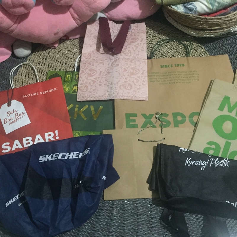 Jual Tas Totebag Paperbag Uniqlo KKV Sociolla Makaroni Ngehe Ichiban ...