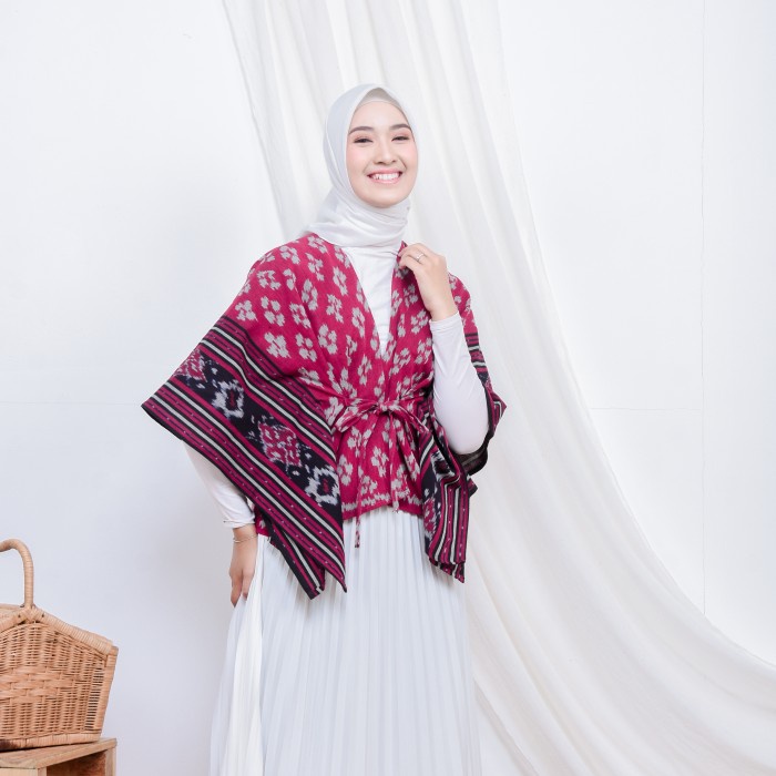 Jual Kimono Outer Etnik Tenun Ikat Adriana Dakara Indonesia | Shopee ...