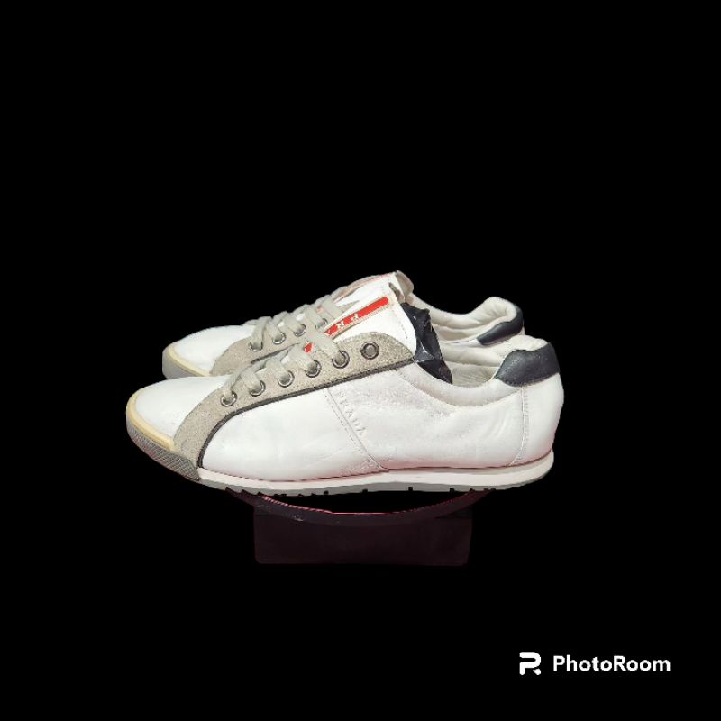 Jual sepatu Prada second ,, sepatu wanita ,, sepatu pria | Shopee Indonesia