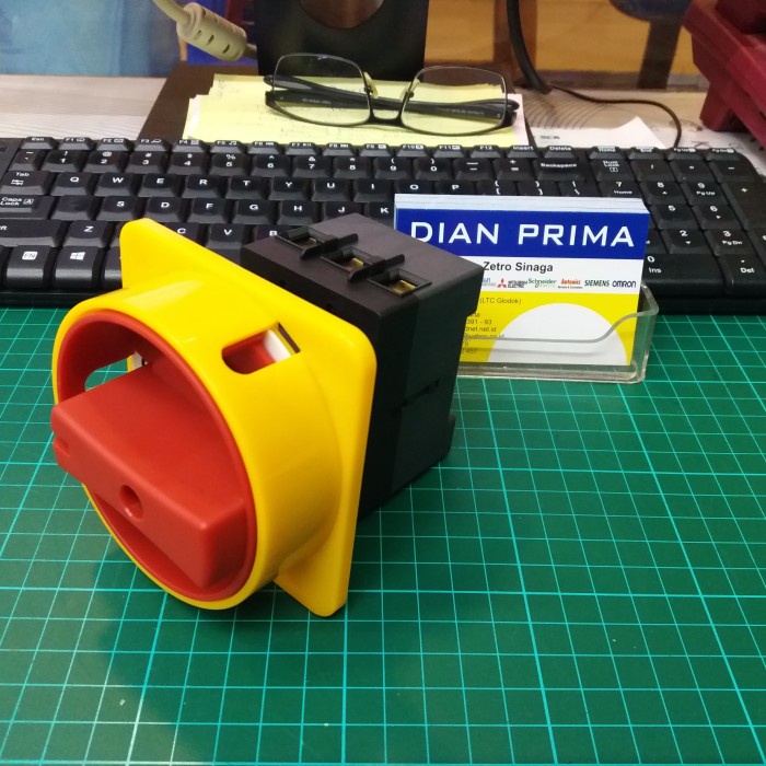 Jual [New] Hanyoung Nux Main Switch On Off Mas-063-A 63A 600Vac Terbaru ...