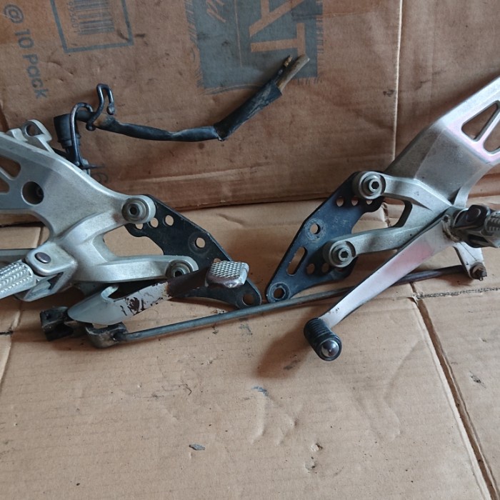 Jual {Second} footstep r15 vva atau v3 vixion xabre Limited | Shopee ...