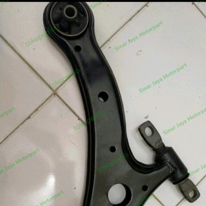 Jual [Original] Lower Arm Sayap Toyota Alphard Anh10 Terbaru | Shopee ...