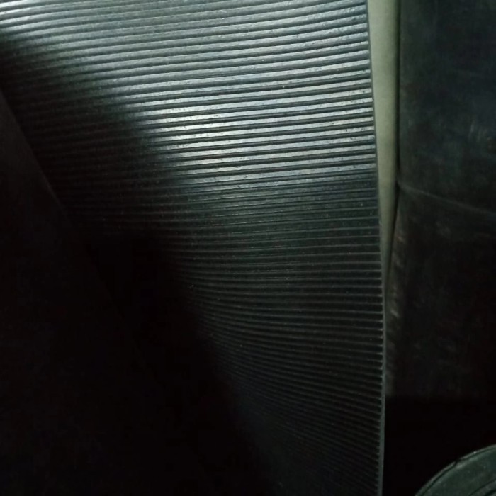 Jual Karpet Lantai Karet Anti Slip Motif Garis Hitam 4Mm Meteran ...