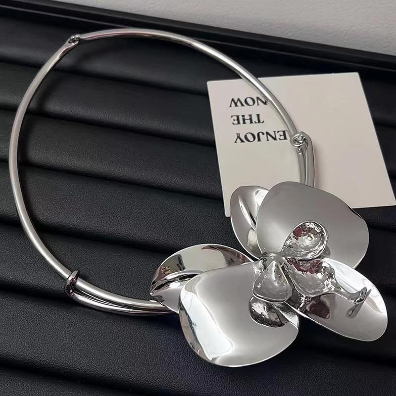 Jual Women's Metal Silver Three-Dimensional Orchid Necklace Choker ...