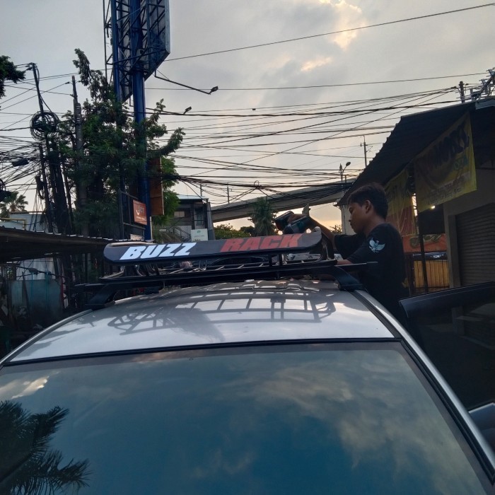 Jual Roof Rack Bagasi Atas Mobil Nissan Livina Merek Buzz Rack + Cross ...
