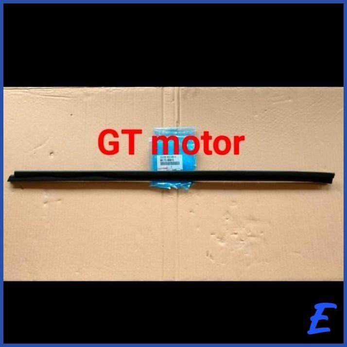 Jual 68172-0K010 KARET LIST PELIPIT KACA PINTU DALAM DEPAN KIRI ...