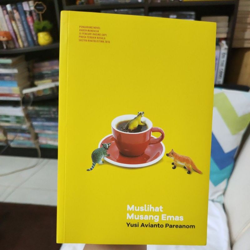 Jual novel kumcer bekas original Muslihat Musang Emas by Yusi Avianto Pareanom | Shopee Indonesia
