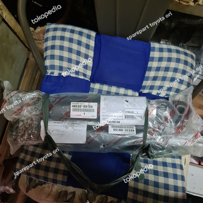 Jual Shockbreaker Belakang Land Cruiser HDJ100 UZJ100 VX100 48530-69155 ...