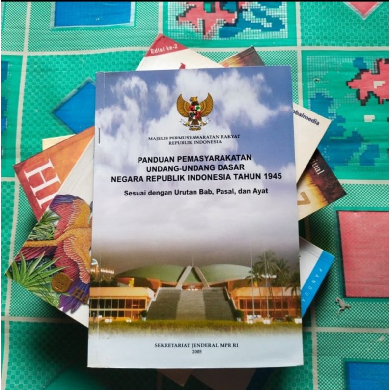 Jual Buku Politik PANDUAN PEMASYARAKATAN UUD NEGARA RI 1945 Sesuai dengan Urutan Bab, Pasal,dsn ...