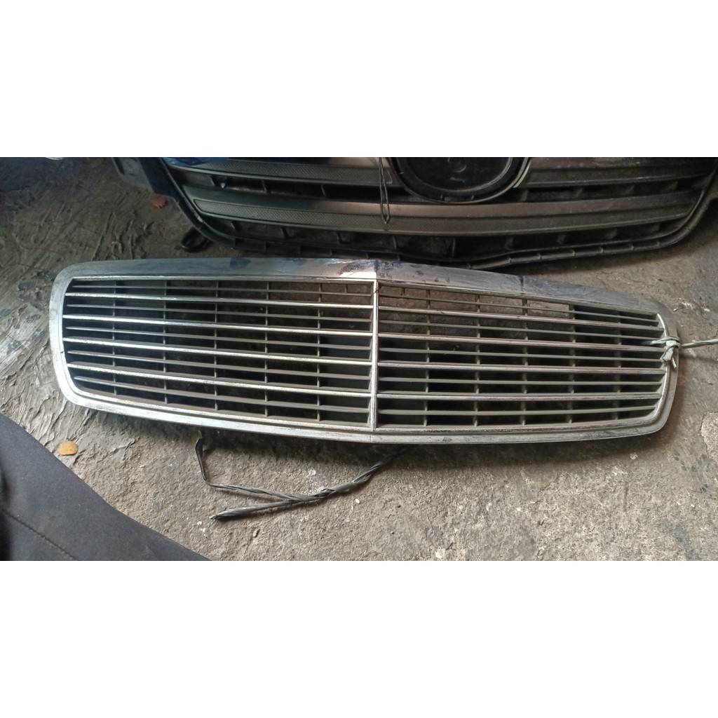 Jual Grill Mercedes Benz W211 2002-2009 original | Shopee Indonesia