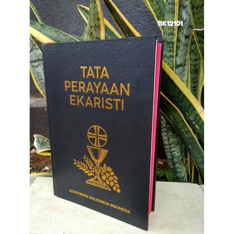 Jual [New] Buku Tata Perayaan Ekaristi Imam " Edisi Revisi " Toko Katolik | Shopee Indonesia