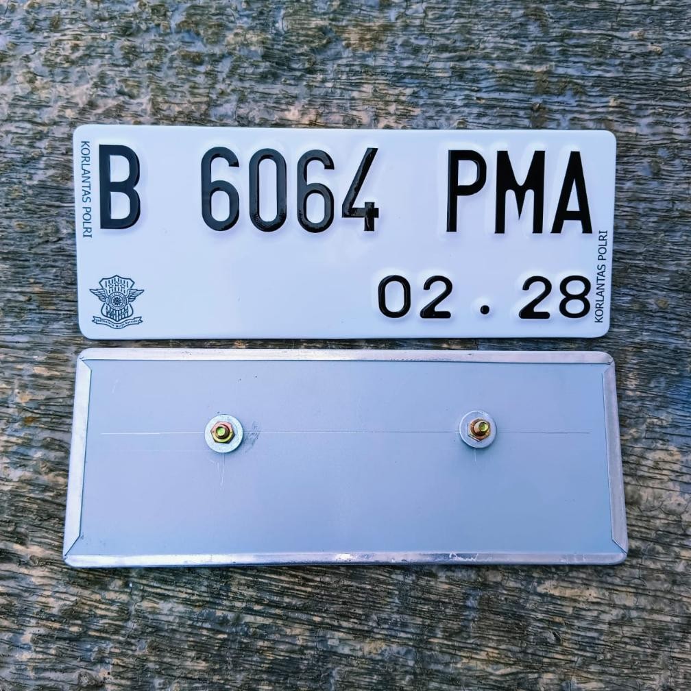 Jual Super Sale Plat Nomor Motor Putih Lipat Baut Tanam Model Font Baru ...
