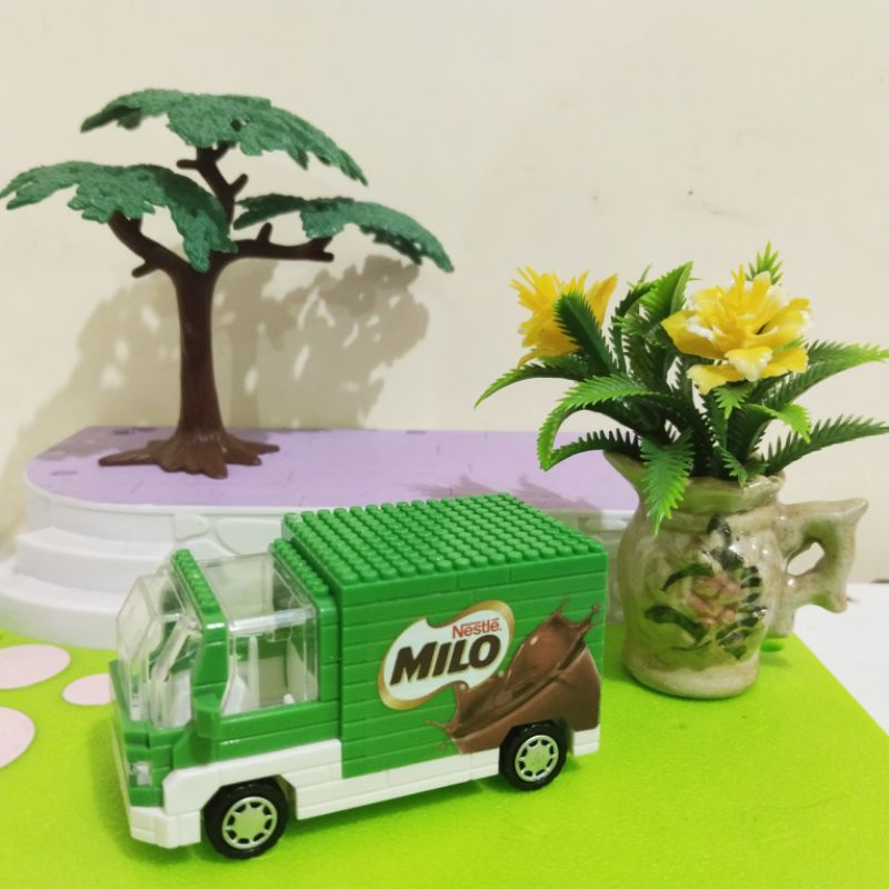 Jual Diecast Mobil - Mobilan MILO Bricks Bemo Truck Collectibles ...